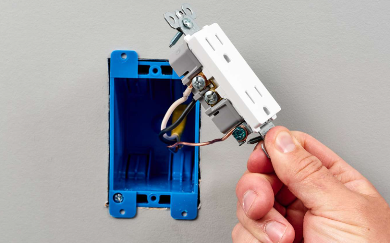 Electrical Outlets: Types of Outlets and Popular Symptoms of Failing ...